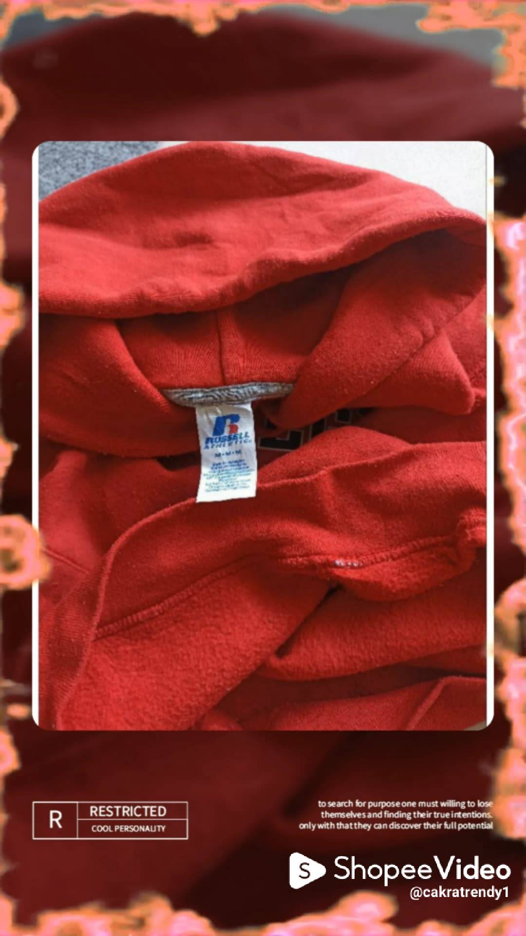 Hoodie Merah Rusel dengan Desain Unik | Shopee Video Indonesia
